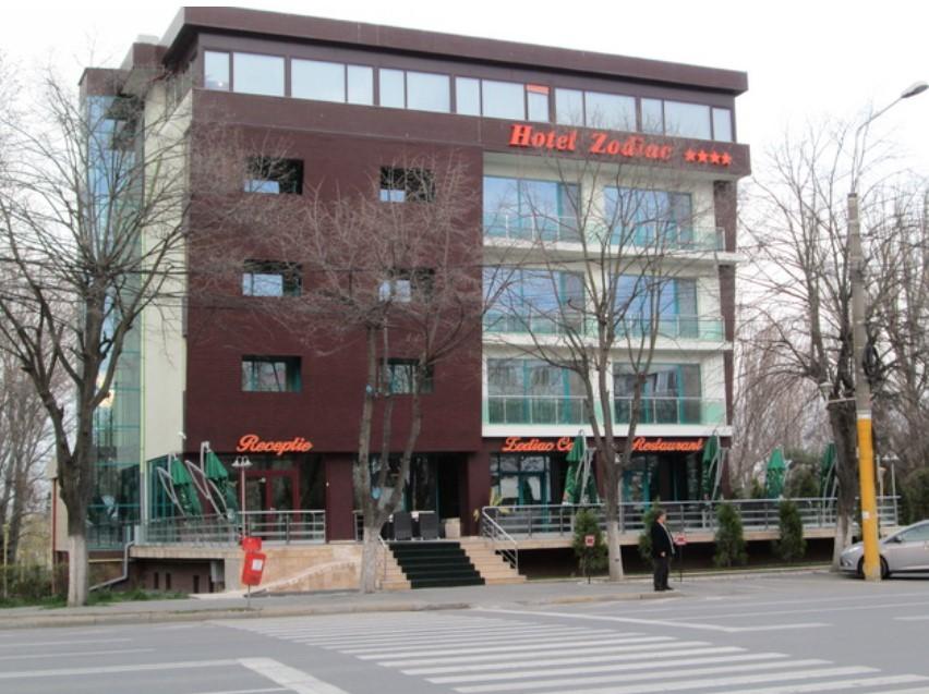 Firma care deține hotelul Zodiac din Constanța oferă servicii de ...
